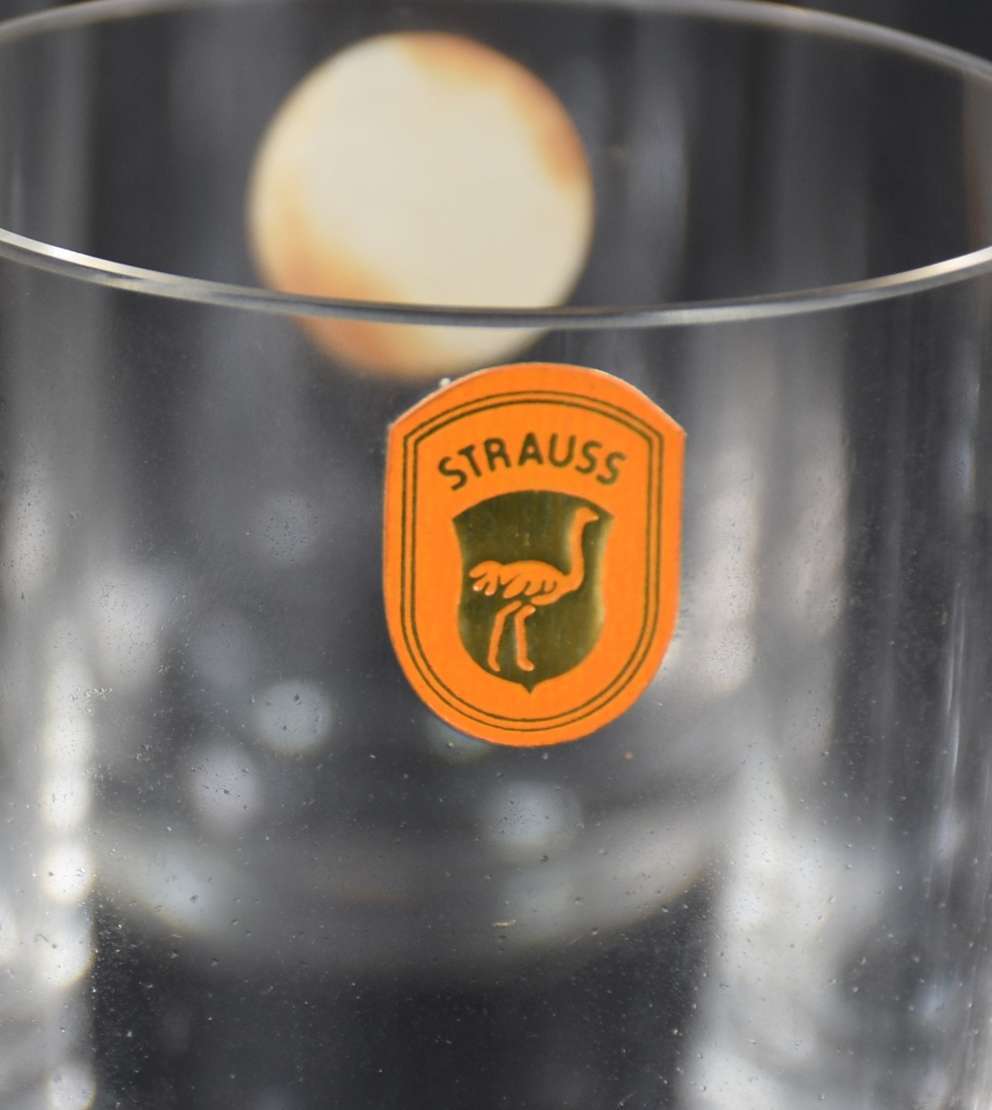 Strauss (1983), - Galeria Alphaville