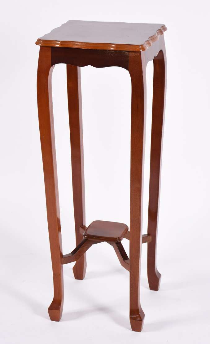 Coluna de madeira nobre com 4 pernas ligadas po... - Galeria Alphaville