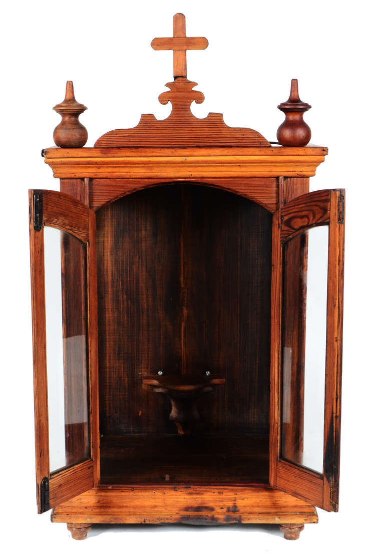 Orátorio de pinho de riga com portas e laterai... - Galeria Alphaville