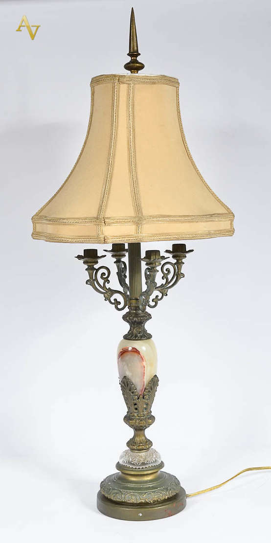 Abajour Francês em bronze e alabastro. Cúpula e... - Galeria Alphaville