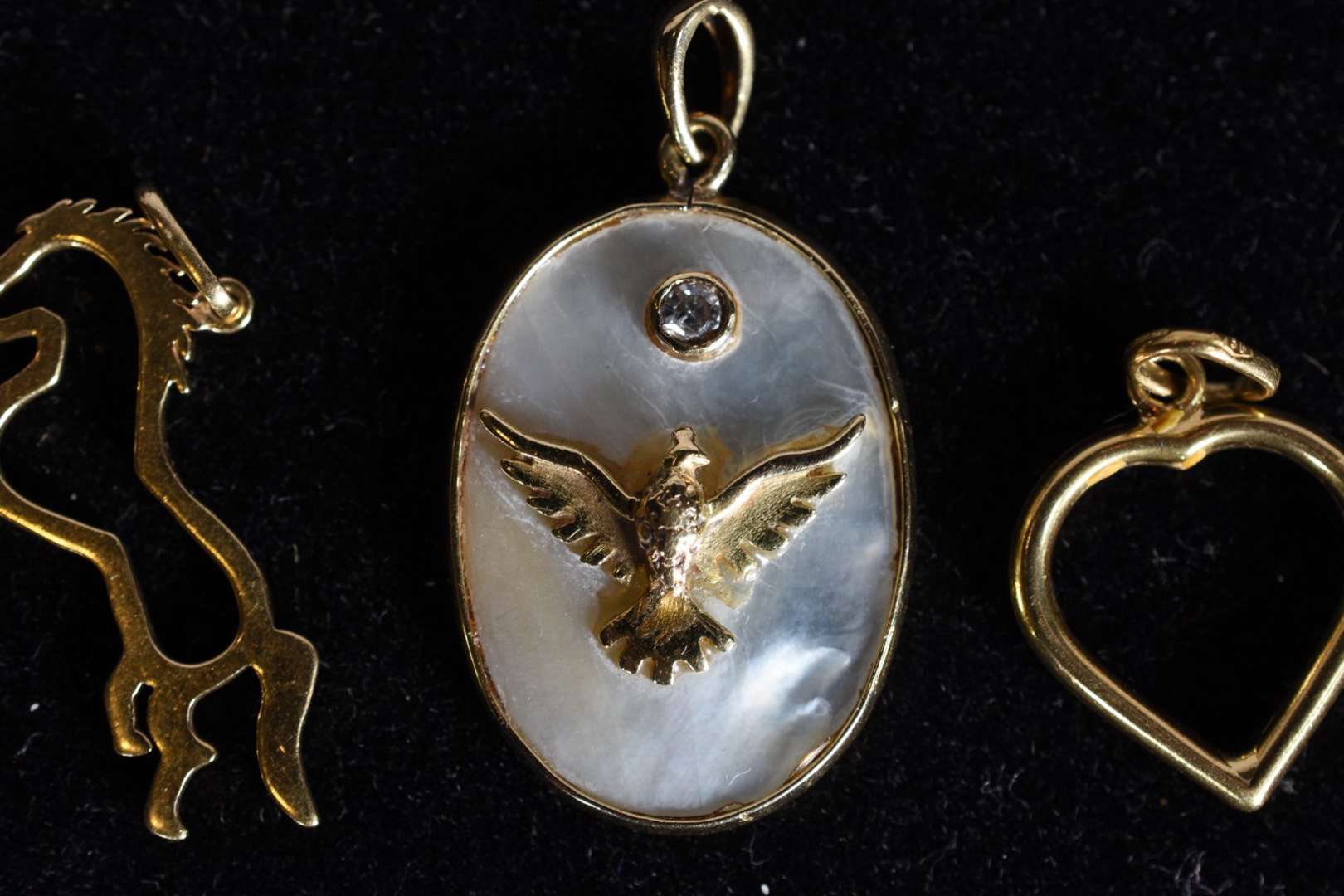 Conjunto com 4 pingentes de ouro 18k, contraste... - Galeria Alphaville