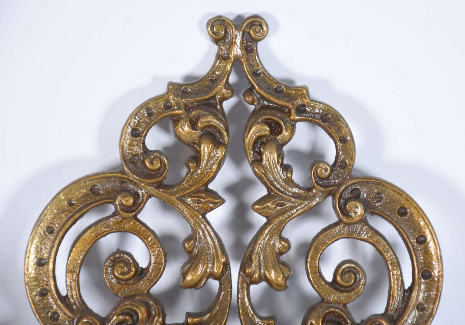 Par de apliques de metal para 2 luzes cada com ... - Galeria Alphaville