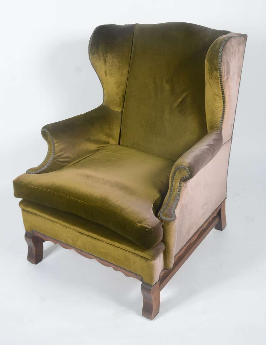 Bergere com estrutura de madeira nobre, estofad... - Galeria Alphaville