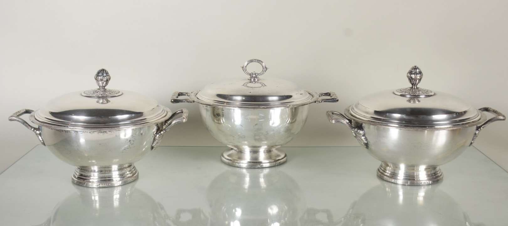 Baixela de jantar de metal prateado, composto d... - Galeria Alphaville