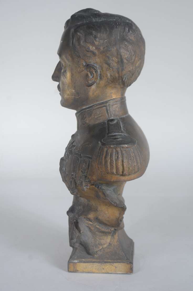 Busto de bronze representando figura do Rei da ... - Galeria Alphaville