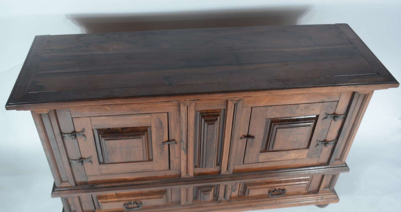 Arcaz de jacarandá, estilo colonial brasileiro,... - Galeria Alphaville