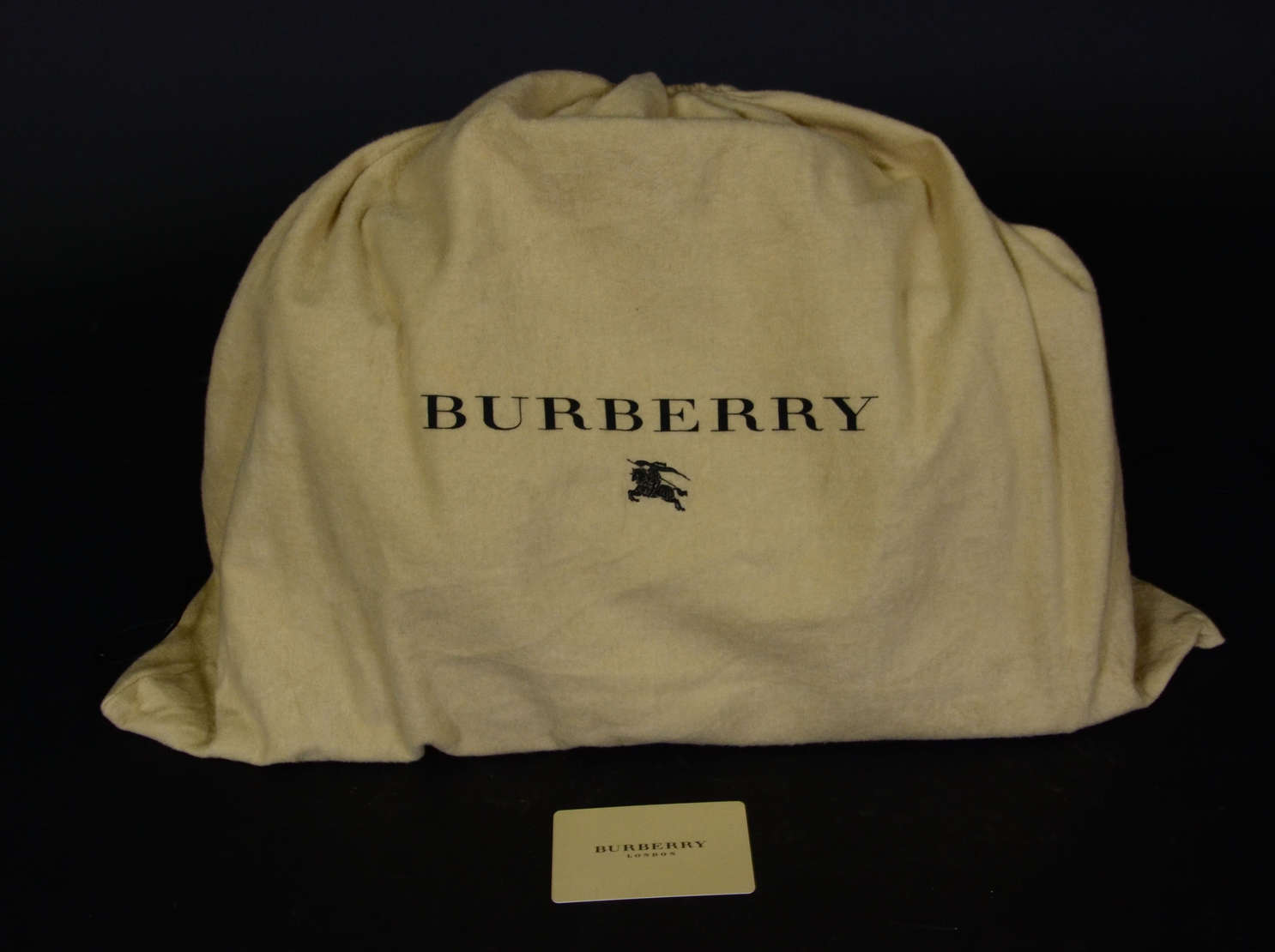 Burberry (1856), - Galeria Alphaville