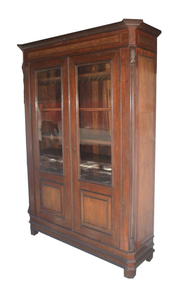 Móvel vitrine de madeira nobre com duas portas ... - Galeria Alphaville
