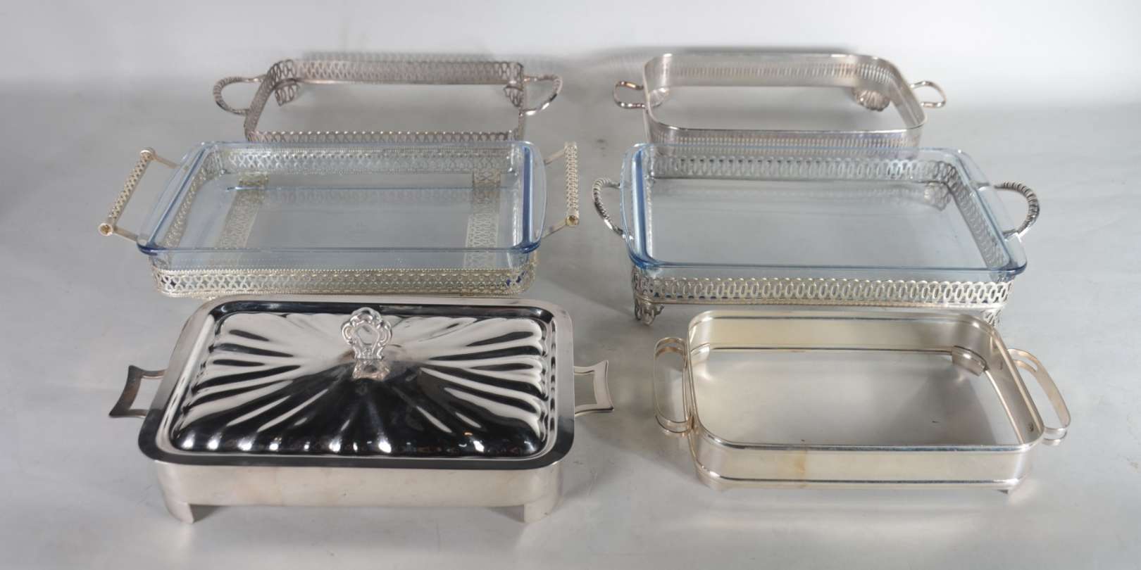 Seis porta pirex de metal prateado de diversos ... - Galeria Alphaville