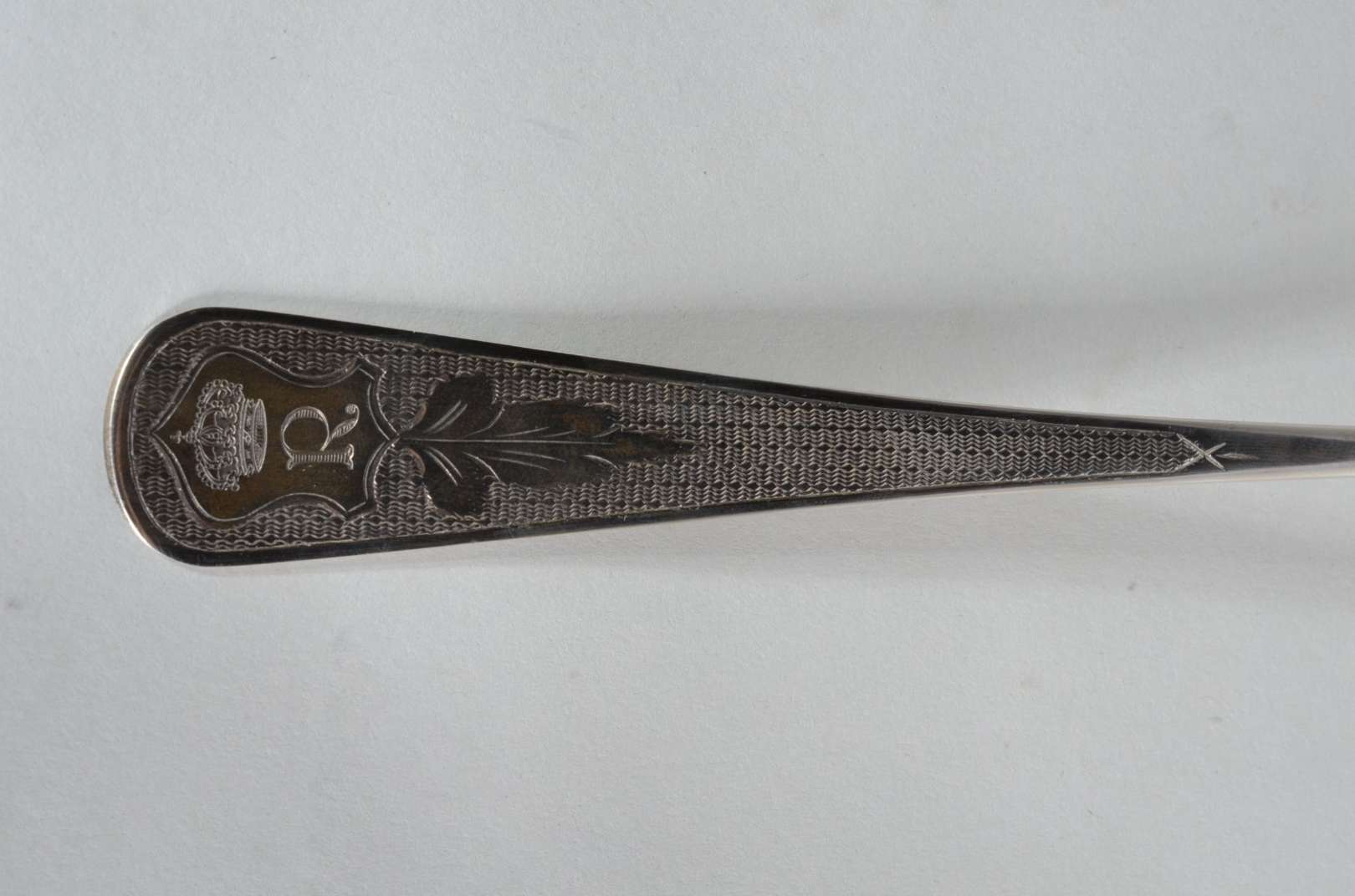 Concha de prata contrastada, trabalhos em relev... - Galeria Alphaville