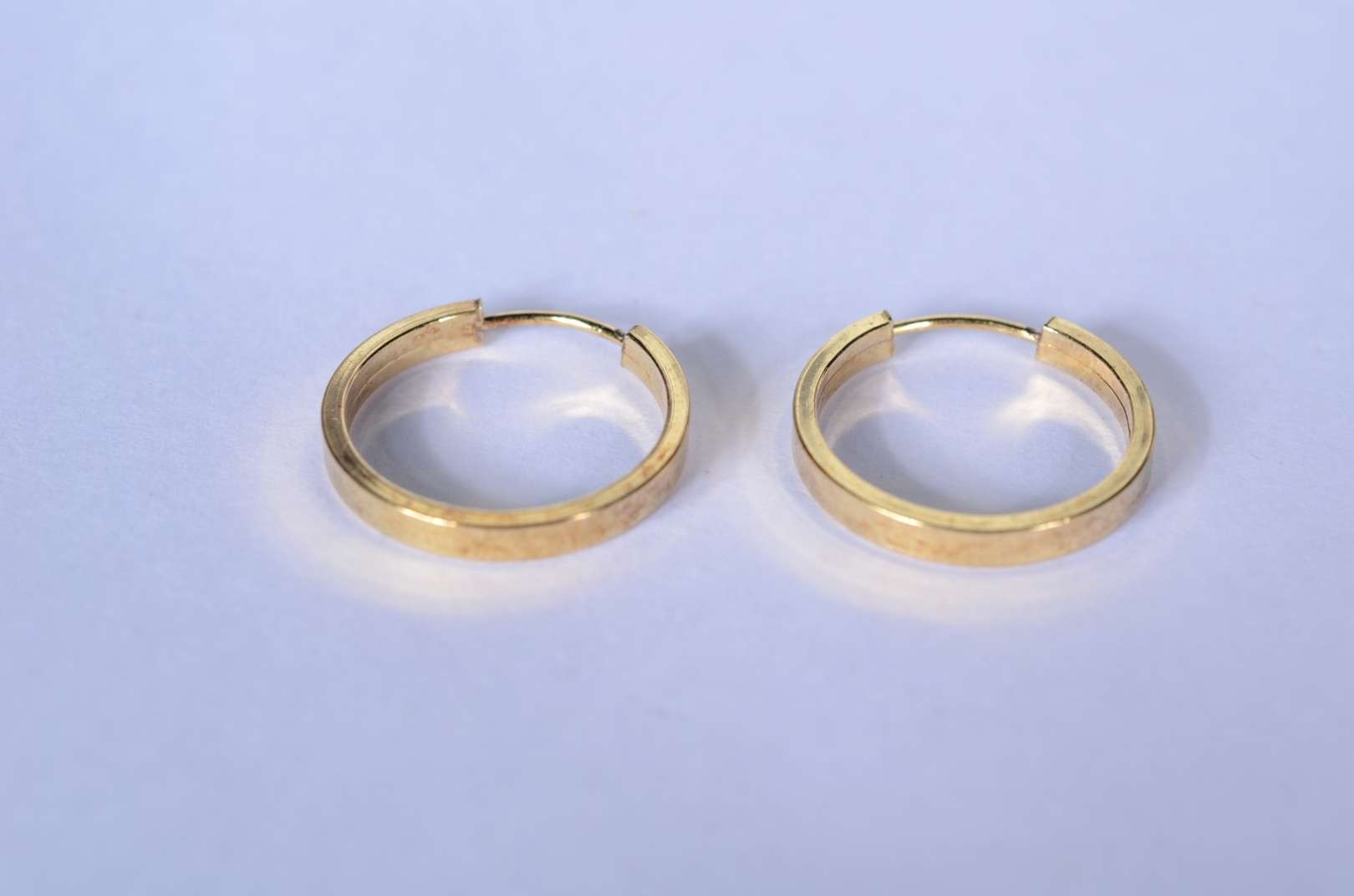 Par de argolas de ouro 18 k., contraste 750 mls... - Galeria Alphaville