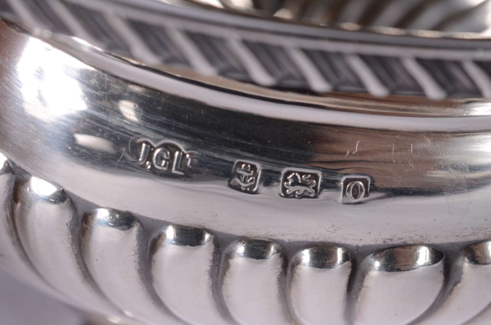 Açucareiro de prata inglesa contraste leão pass... - Galeria Alphaville