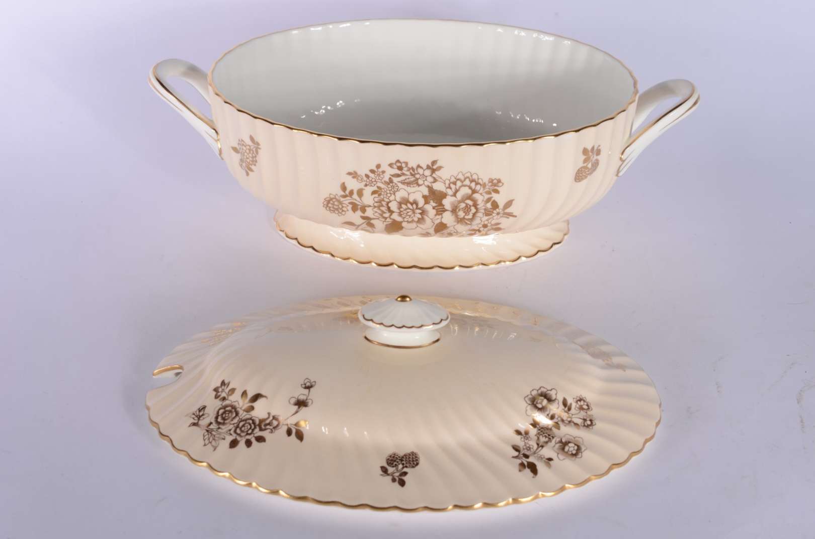 Mintons Ltd. (1793-1968), - Galeria Alphaville