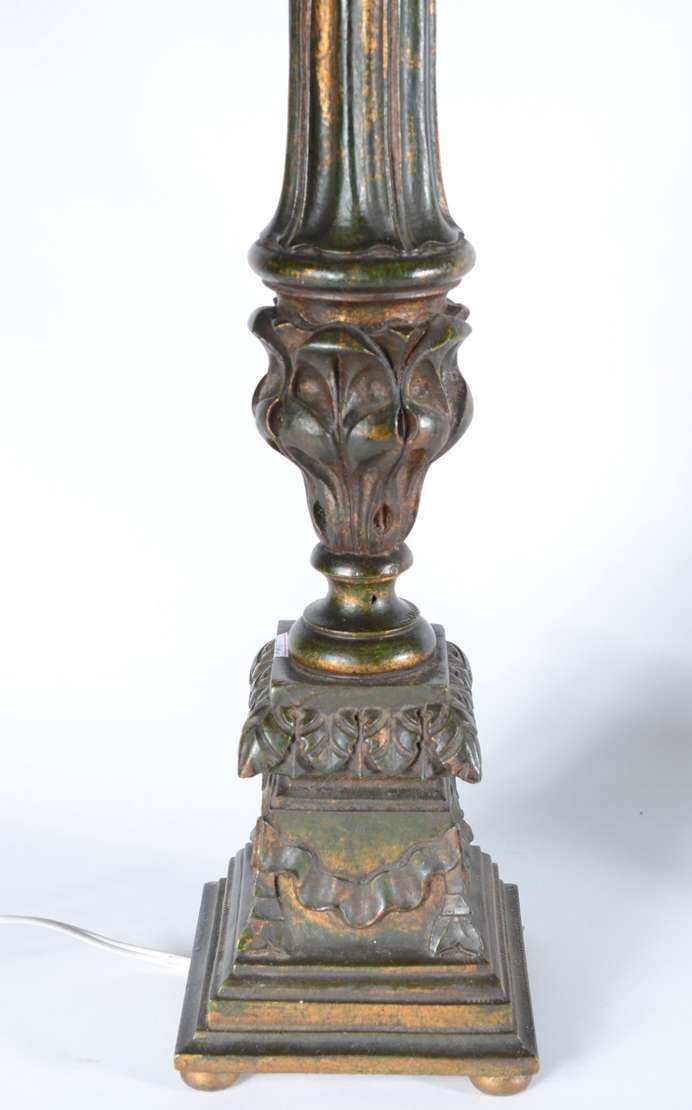 Par de abatjoures de madeira entalhada e patina... - Galeria Alphaville