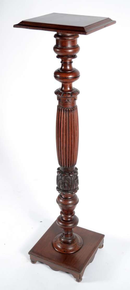 Coluna de madeira nobre, corpo gomado com detal... - Galeria Alphaville