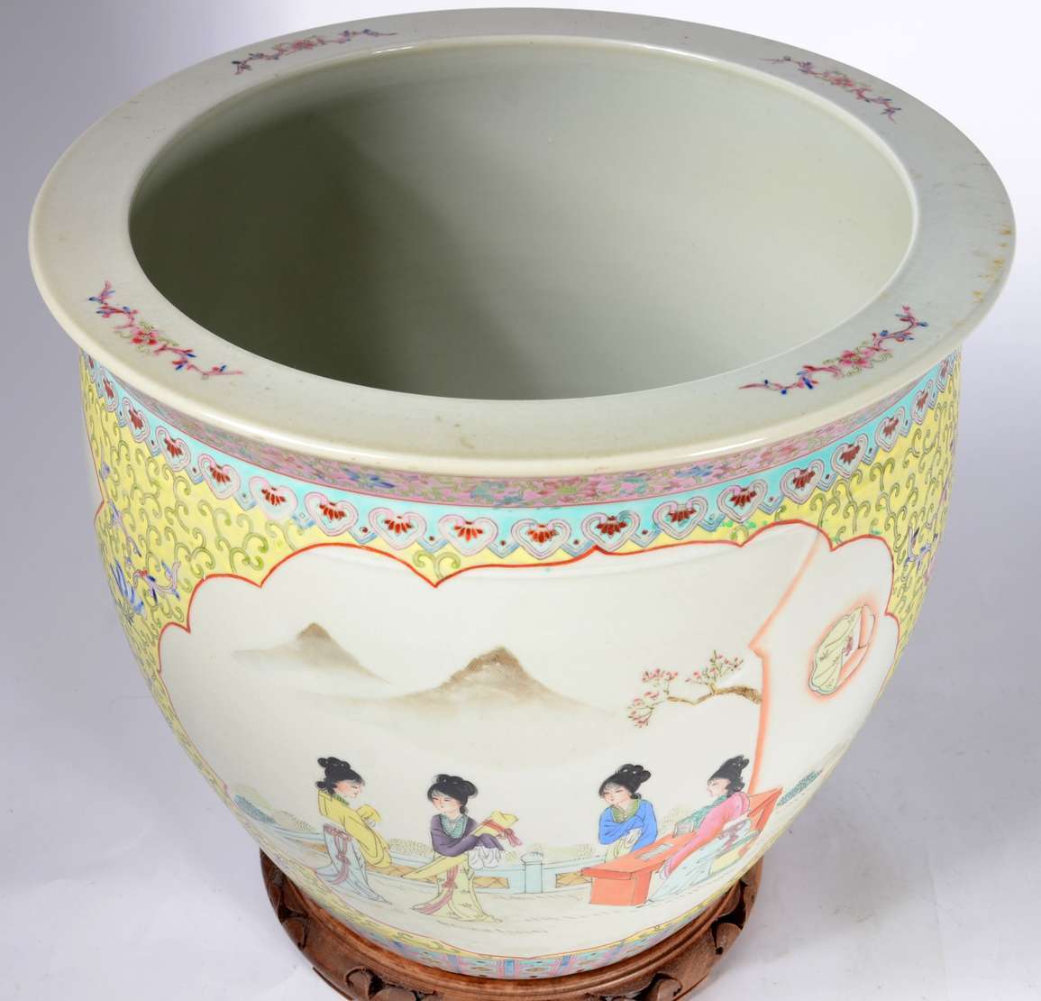 Cachepot de porcelana oriental, decorado com fi... - Galeria Alphaville
