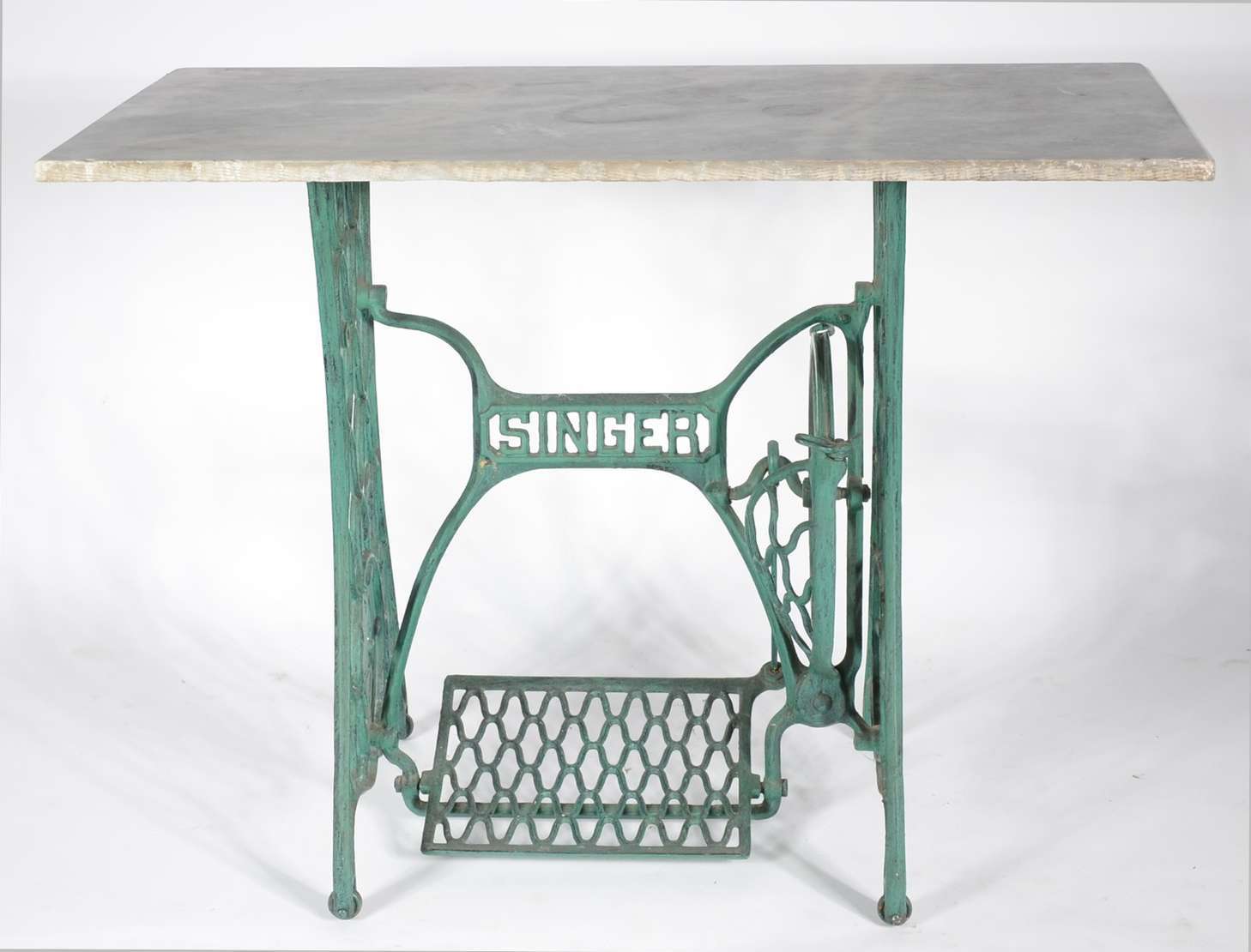 Singer, - Galeria Alphaville