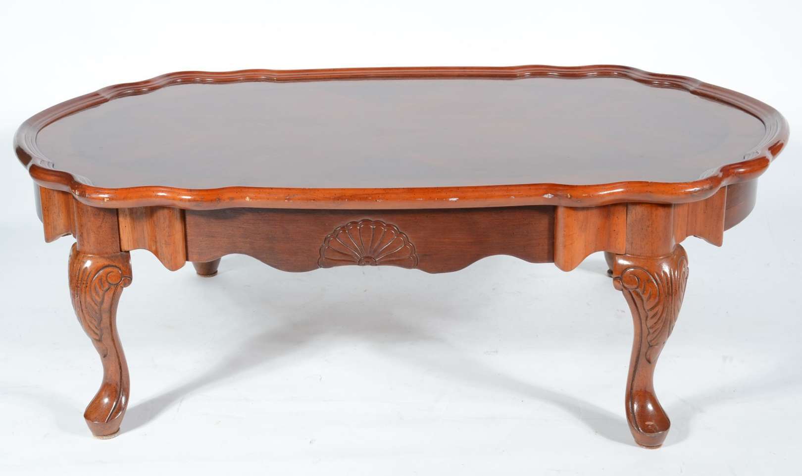 Mesa de centro de madeira nobre, tampo e saia r... - Galeria Alphaville