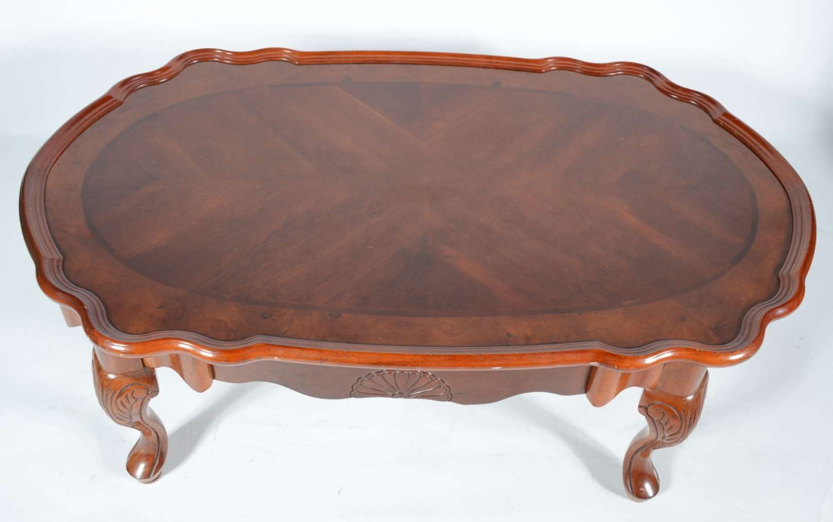 Mesa de centro de madeira nobre, tampo e saia r... - Galeria Alphaville