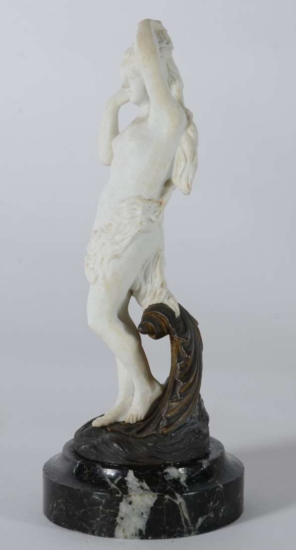 Escultura de biscuit representando Vênus, base ... - Galeria Alphaville