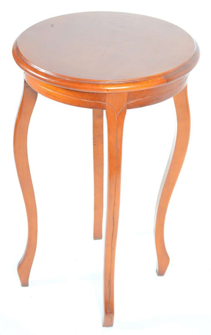 Coluna de madeira nobre, tampo redondo apoiado ... - Galeria Alphaville