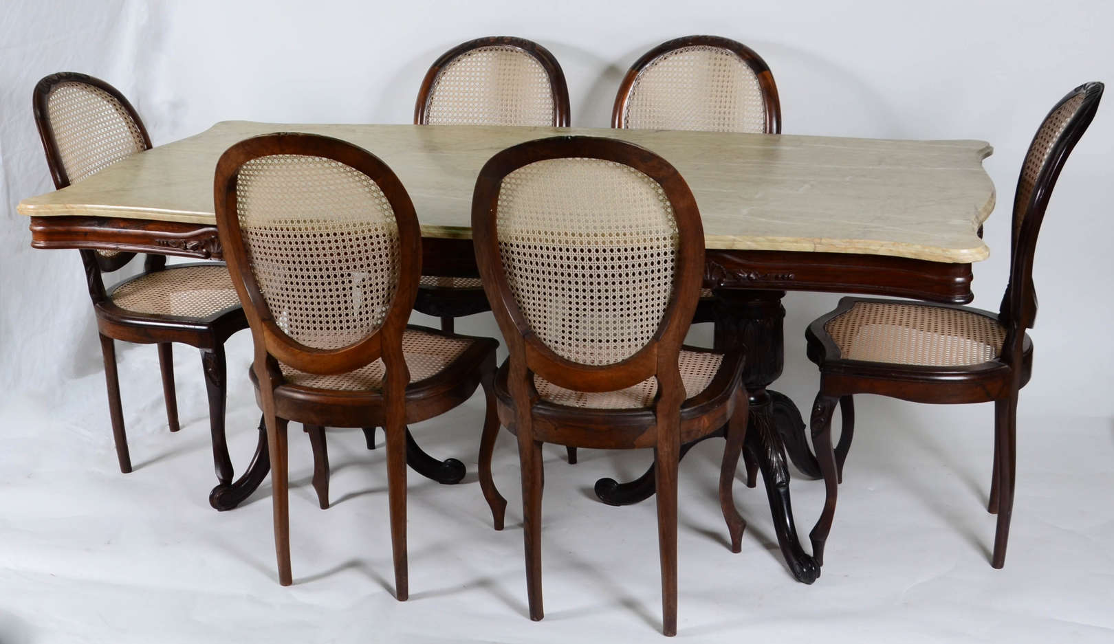 Mesa de jantar de jacarandá, base com dois bala... - Galeria Alphaville