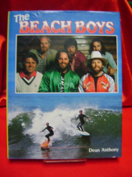 Livro - The Beach Boys. Autor: Dean Anthony. Editora Crescent Books ...