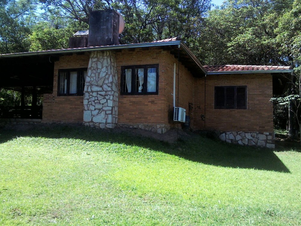 Hermosa y Renovada Granja de 55 has. en Emboscada en Emboscada ...
