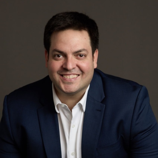 Dr. Lucas Eduardo Savoia de Oliveira Cirurgião geral, Cirurgião do aparelho digestivo ...