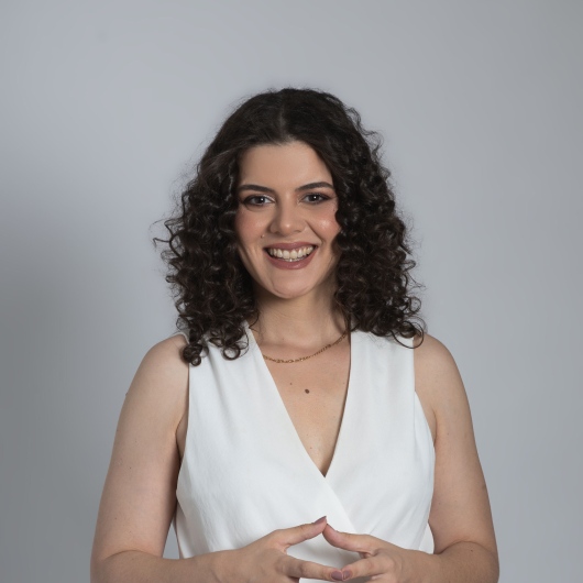 Dra. Esthefânia Garcia de Almeida Endocrinologista, Internista ...