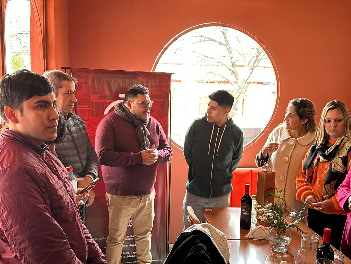 FEHGRA Salta recibió al participante salteño del programa Masterchef ...