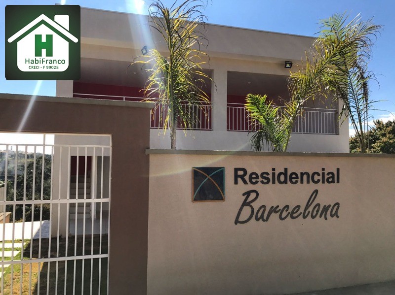 Sobrado geminado com excelente localidade e habitação de lazer para ...