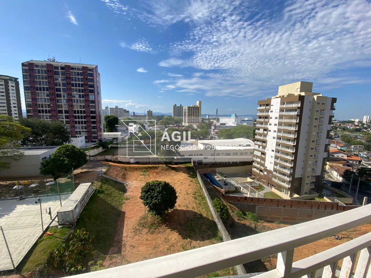 Aluga-se Apartamento Mobiliado no Edifício City Life no Centro - São ...