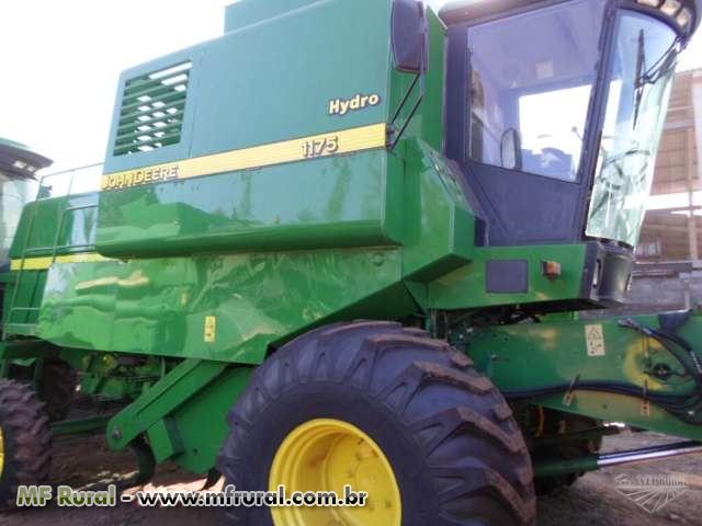 Colheitadeira John Deere Modelo 1175 Ano 2004 em Alberto Moreira 157351
