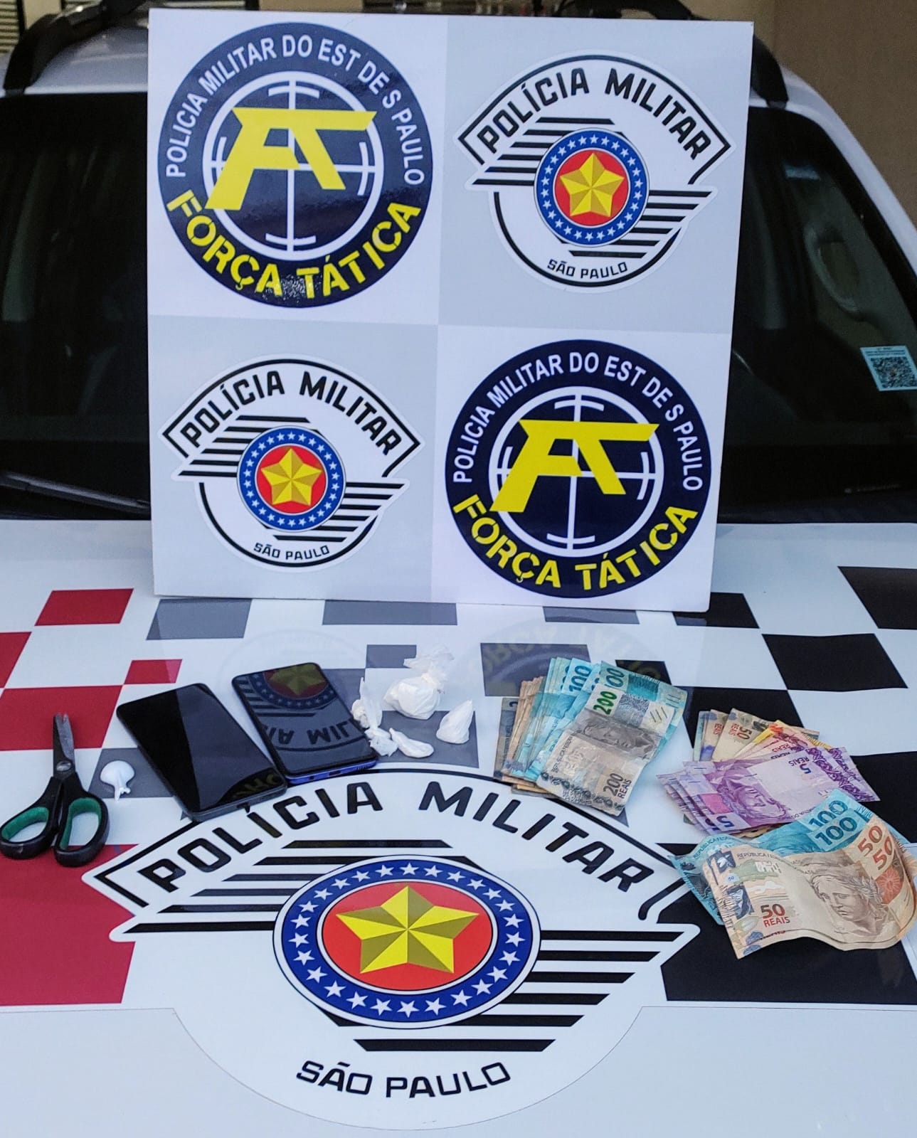 PM prende casal que entregava droga por delivery em Fernandópolis ... PM prende casal que entregava droga por delivery em Fernandópolis ...