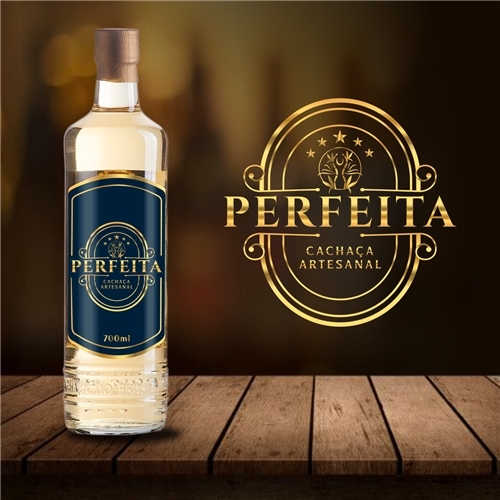 PERFEITA / Cachaça Artesanal | Criação de Logo Para Alimentos & Be...