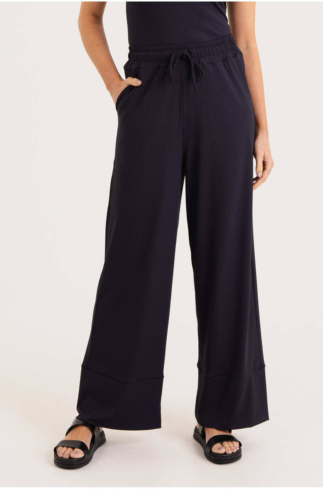 Calça Comfy Canelada Feminina Preta - 24271601