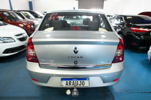 Araujo Automóveis - 2013 Renault Logan Expression 1.6 8V Hi-Torque ...