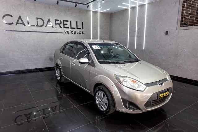 Folhacar - 2014 - Ford Fiesta Sedan 1.6 Rocam (flex) - Londrina