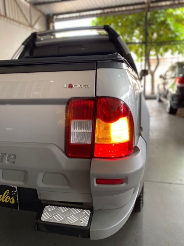 Fiat Strada Adventure Locker 1.8 8V (flex) (cab. estendida) - 09/10 ...