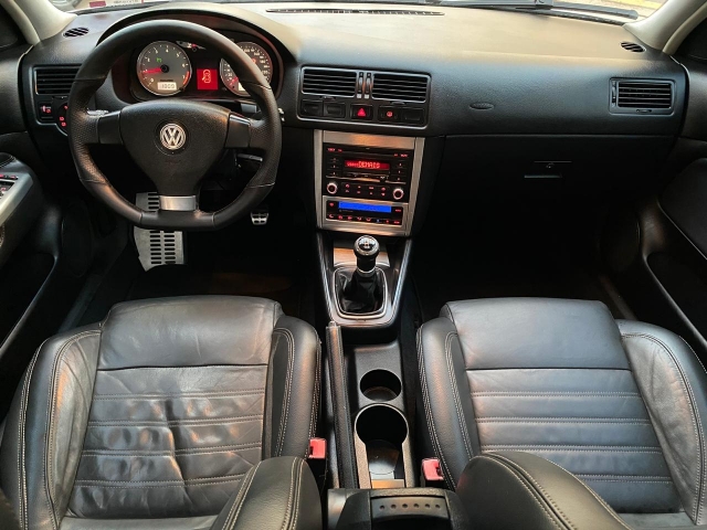 Folhacar - 2012 - Volkswagen Golf Sportline 1.6 VHT Ltd Edition - Londrina