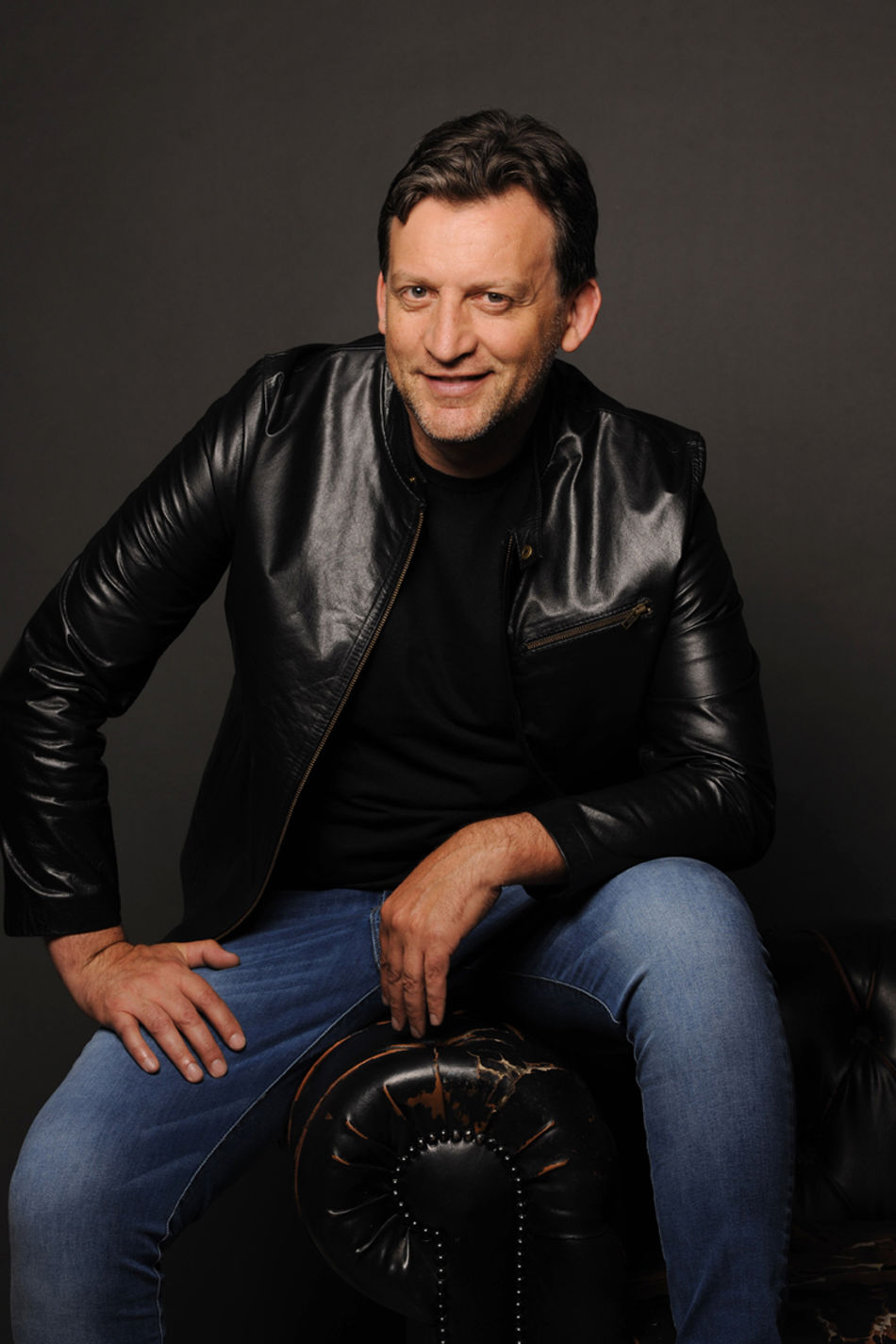 Jorge Vázquez Presenta Su Nuevo Single Bésame Mucho